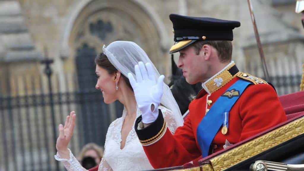 Crazy About the Middleton Rump: The Butt Lift Craze - Costhetics